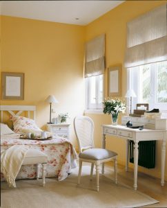 Colores que combinan con el amarillo. Color amarillo en la decoración.